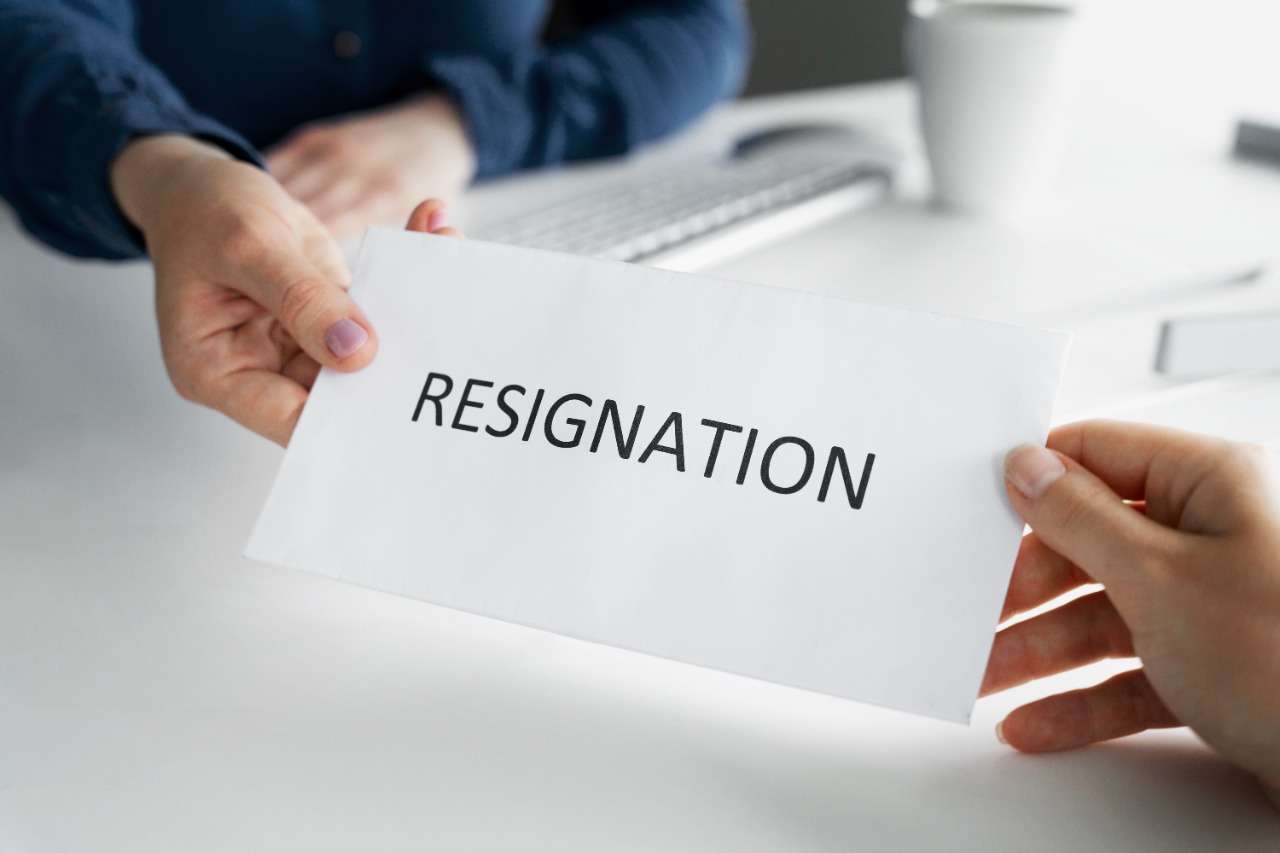 Hak Pekerja Yang Memilih Resign di Perusahaan - ILS Law Firm